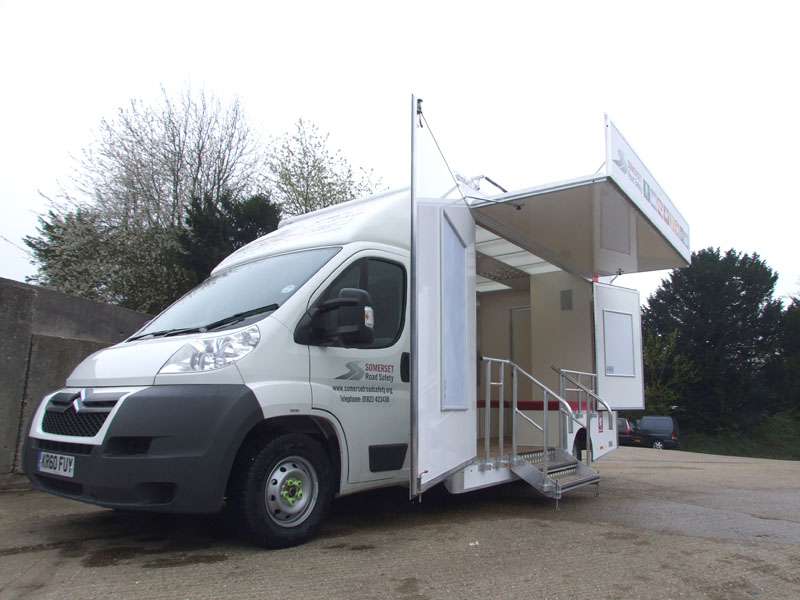 4m exhibition van « Exhibition Trailers